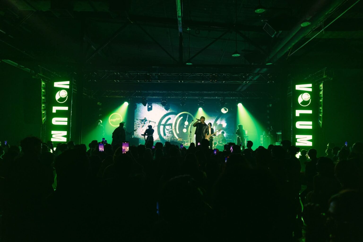 ดนตรีสดไม่เคยแผ่ว! VOLUME LIVEHOUSE PHASE 4 พร้อมระเบิดความมันส์กลางรัช ...